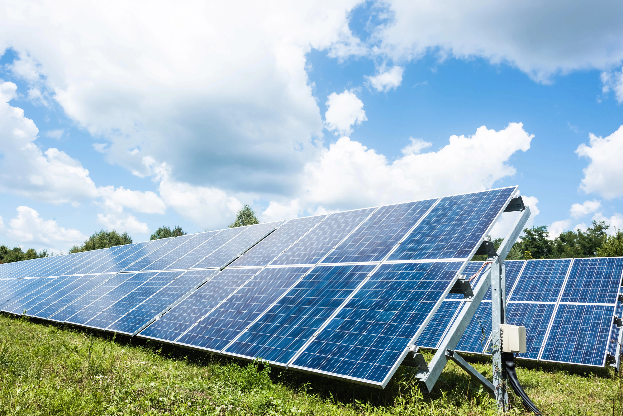 Eco Solar Solutions: Urban vs Rural Settings
